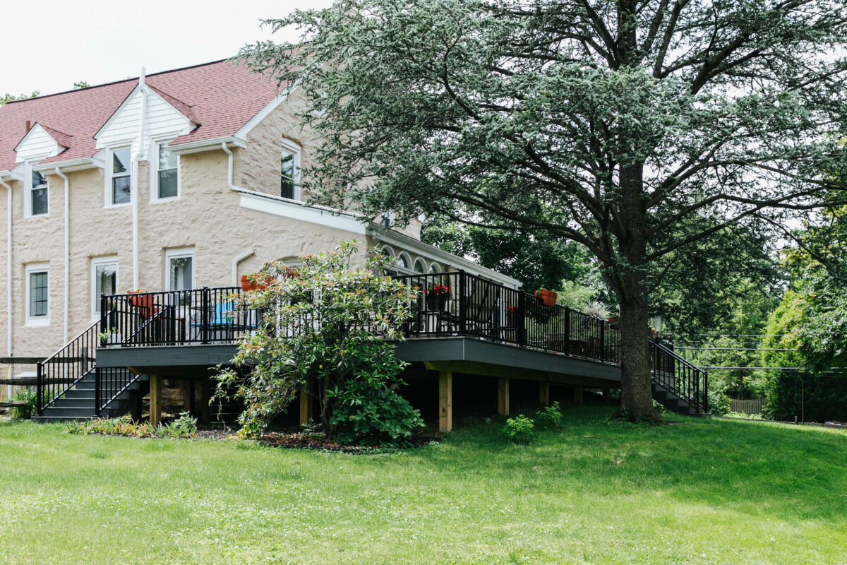 TimberTech Deck with Aluminum Railing - Amazon Mist color