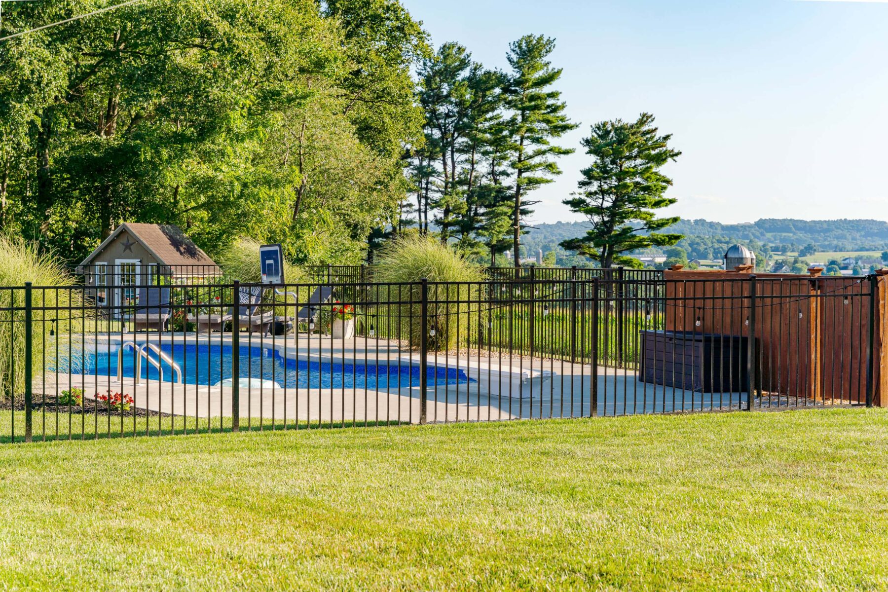 What Types of Fences Meet Pool Code? - Integrous Fences and Decks