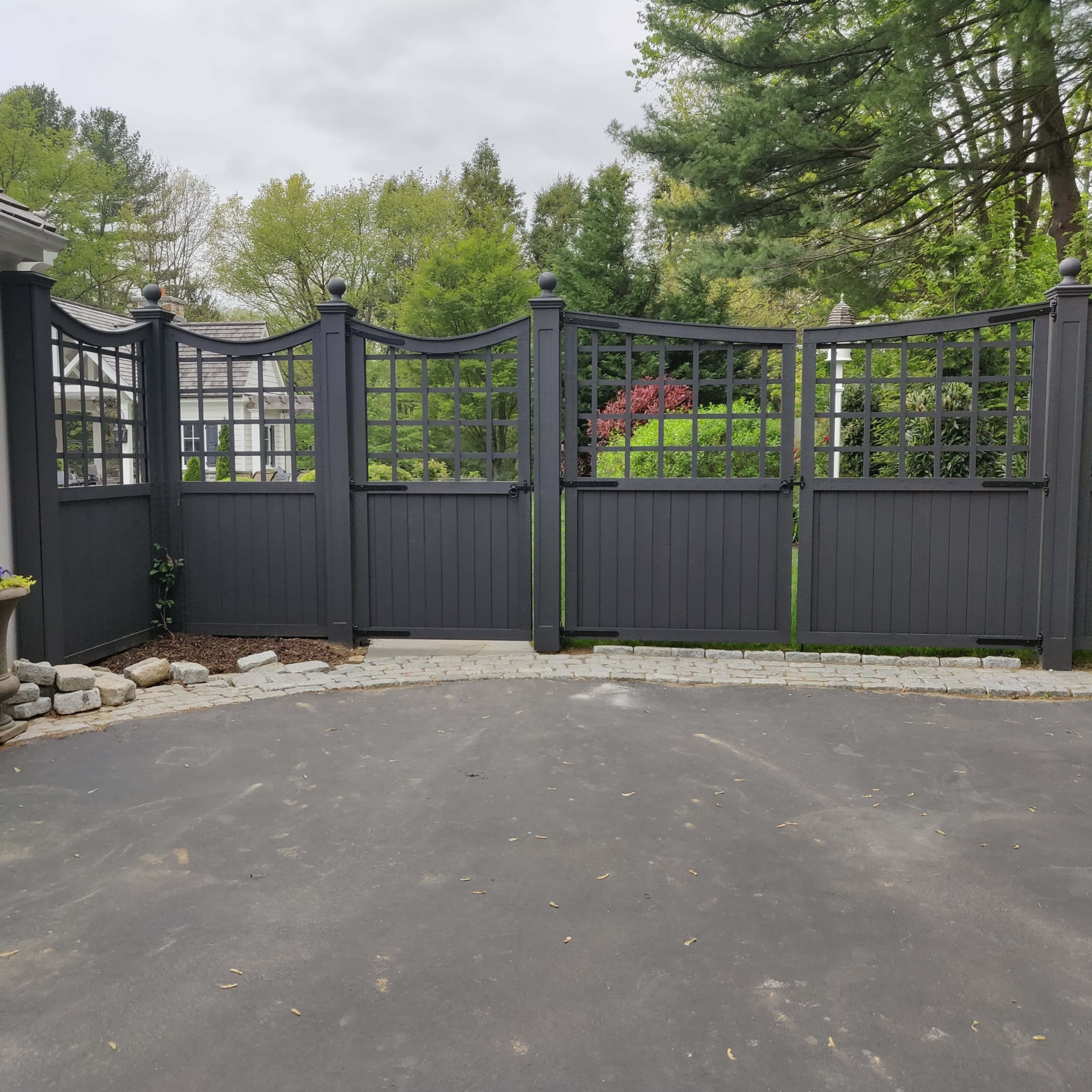 Custom Gates - Integrous Fences and Decks