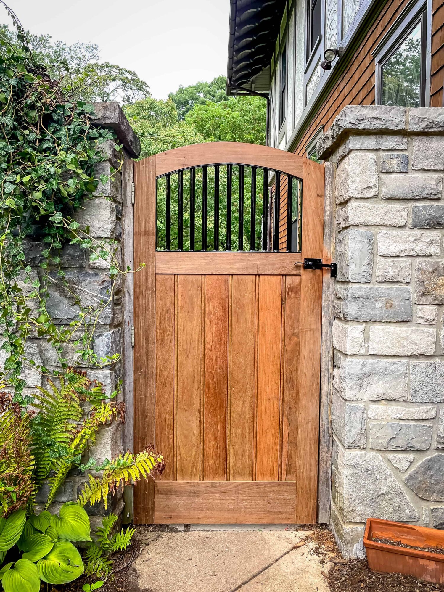 Custom Gates - Integrous Fences and Decks
