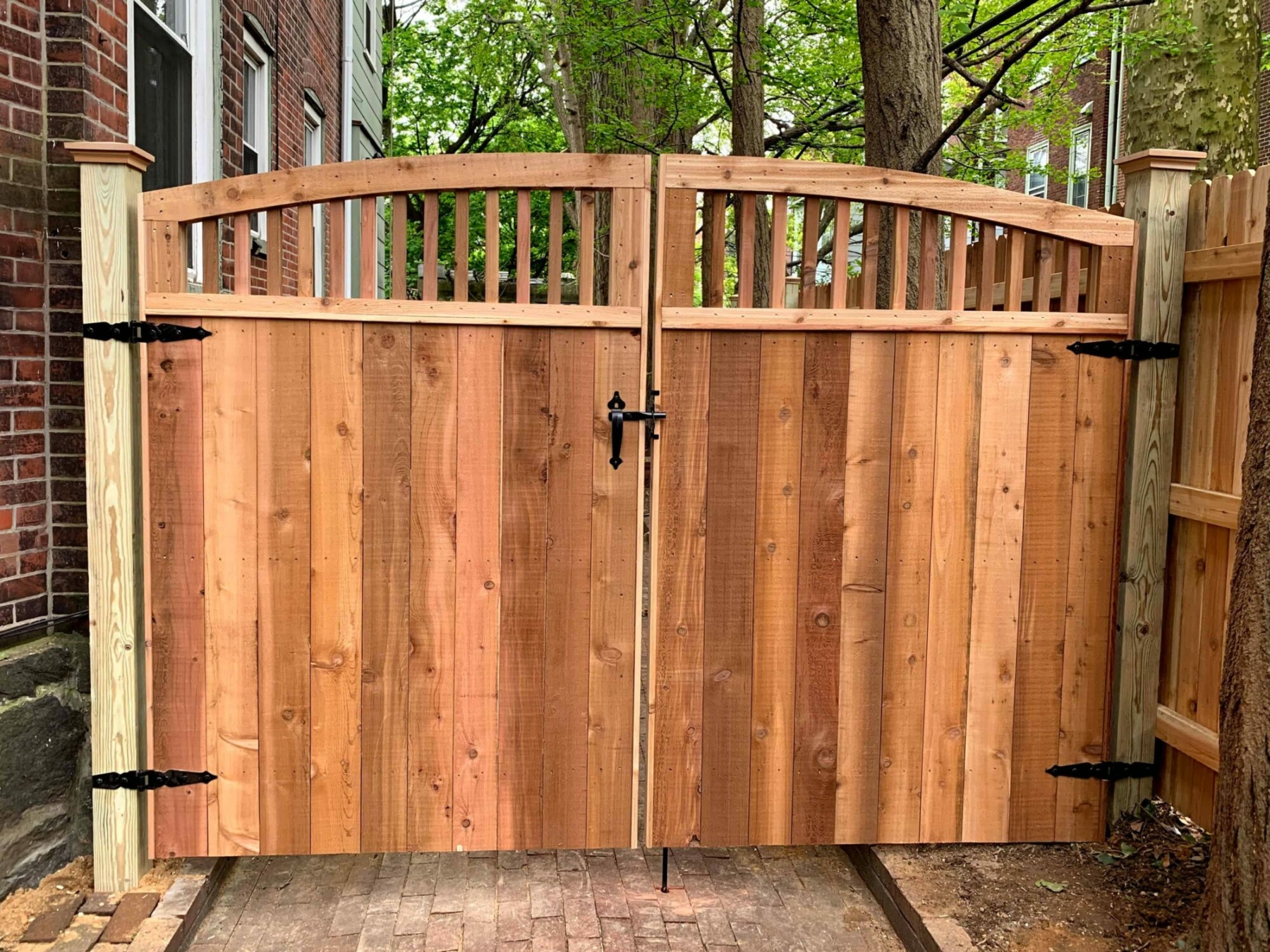 Custom Gates - Integrous Fences and Decks