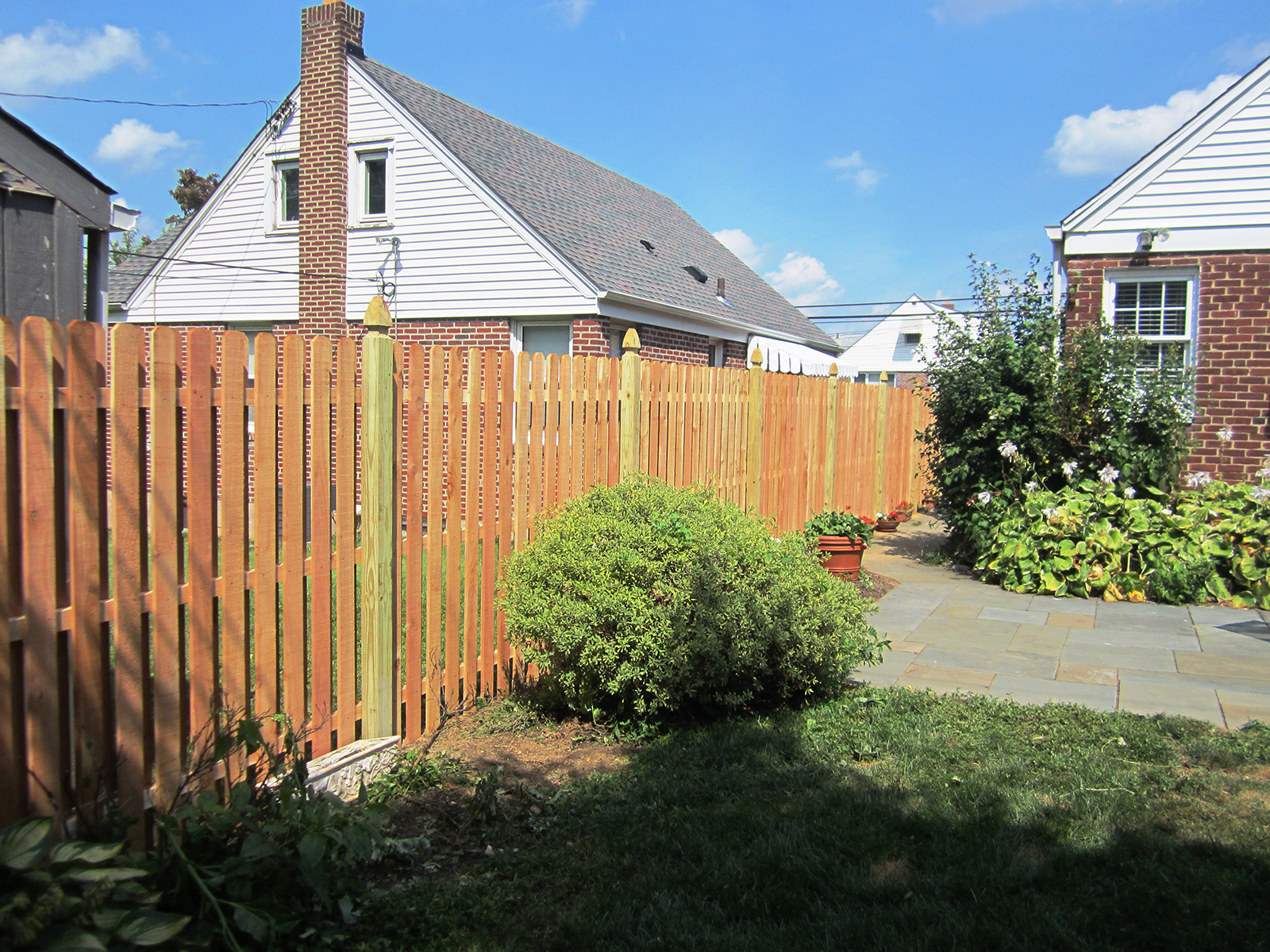 Shadowbox Fences - Integrous Fences and Decks