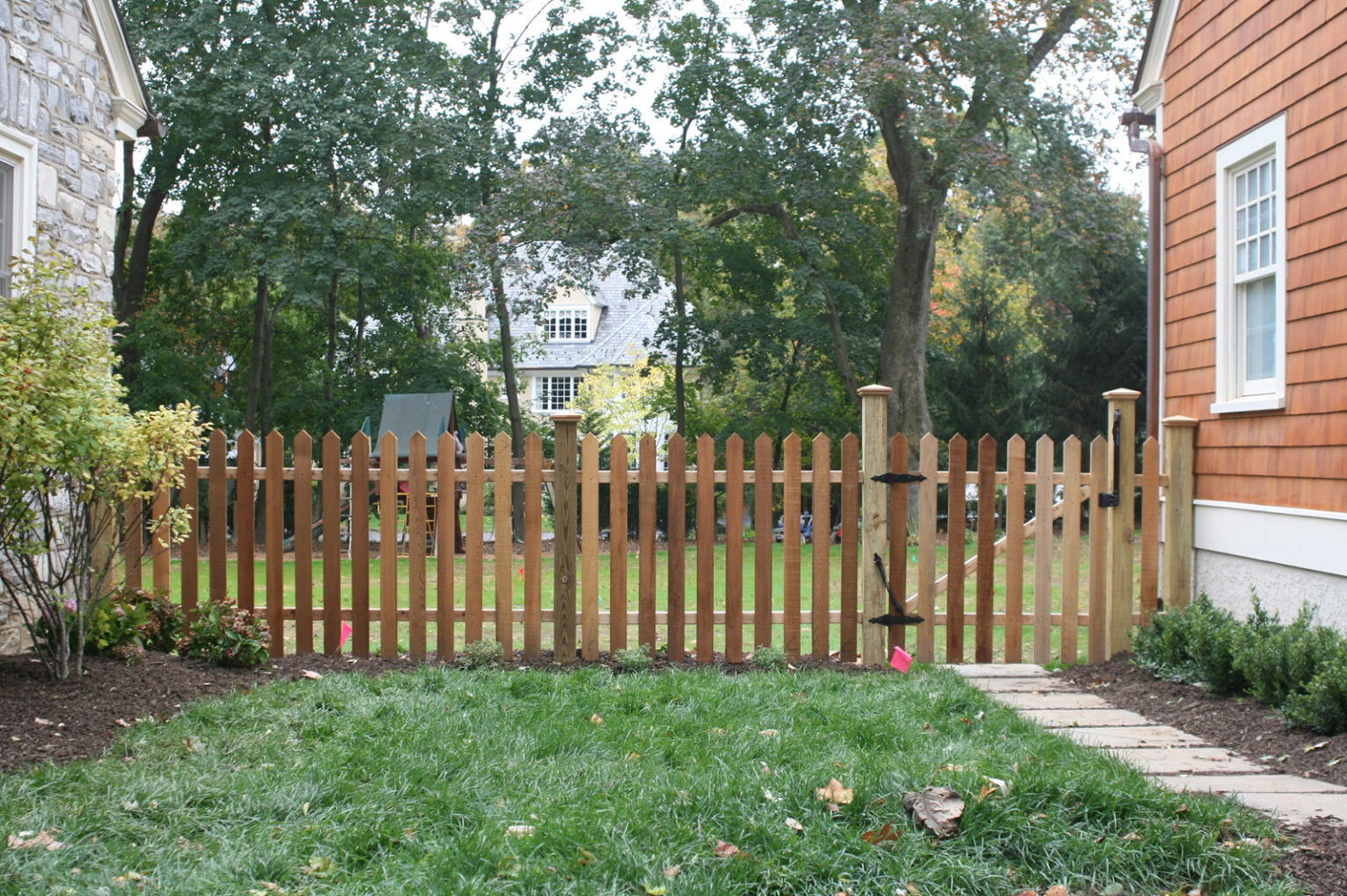 Picket Fences - Integrous Fences and Decks