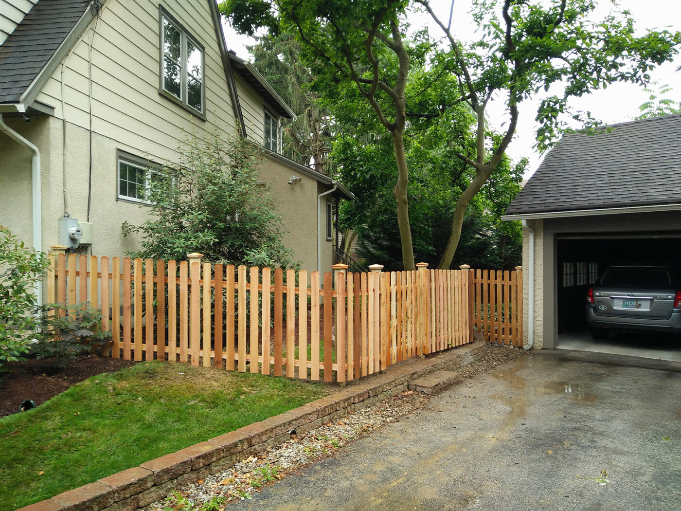 Picket Fences - Integrous Fences and Decks