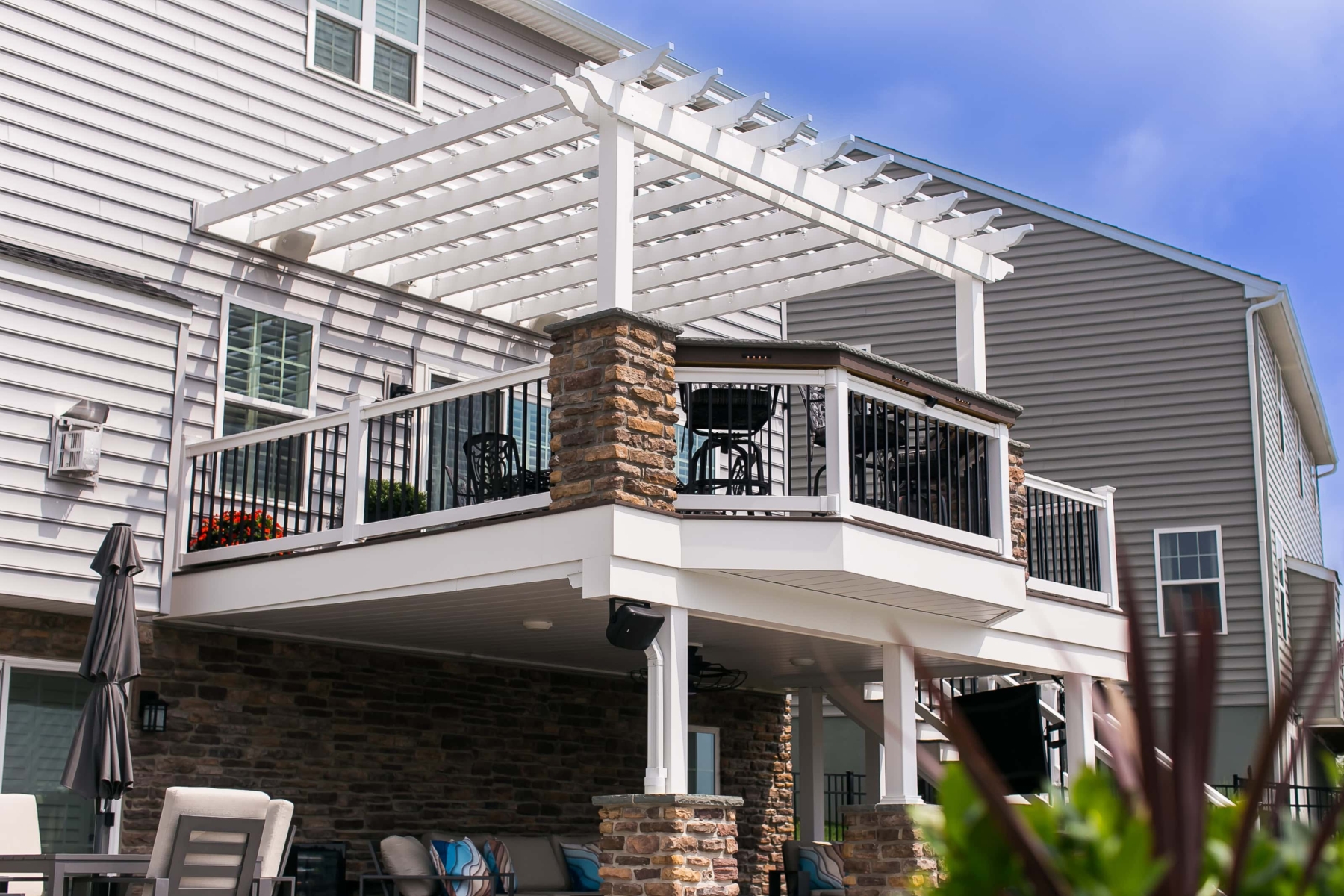 Bi-Level Pool Deck With Bar - Downingtown, PA - Integrous Fences and Decks