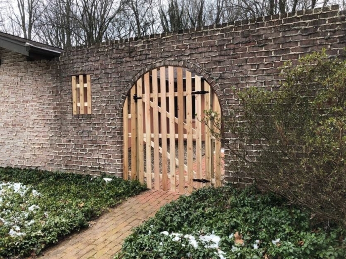 Custom Gates - Integrous Fences and Decks
